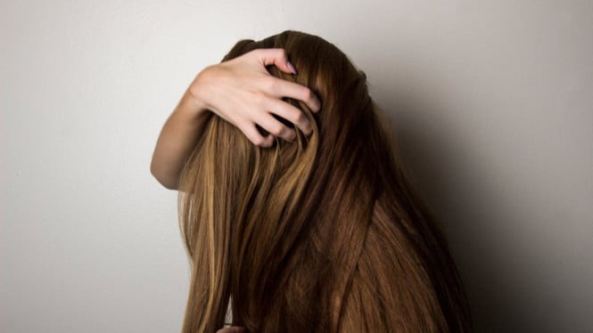 Rambut Rontok Parah Bikin Khawatir? Atasi dengan 7 Tips Ampuh Ini ...
