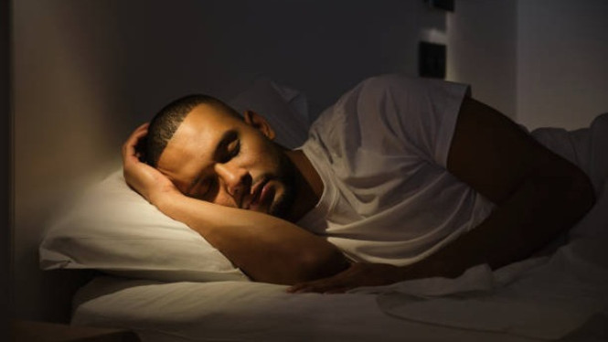 Mengapa Tidur dengan Lampu Mati Lebih Baik untuk Kesehatan Anda? Simak Penjelasannya!