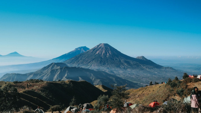 Jalur Mudah, View Menawan! Ini 5 Rekomendasi Gunung untuk Pendaki Pemula