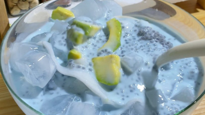 Segar dan Cantik! Resep Es Teler Bunga Telang yang Viral