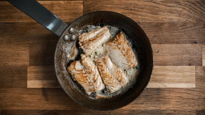 Menggoreng Ikan Tanpa Lengket? Ikuti Lima Tips Praktis Ini