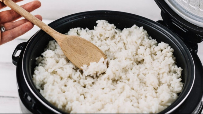 Nasi Cepat Basi Padahal Pakai Rice Cooker? Ini 3 Biang Keroknya yang ...