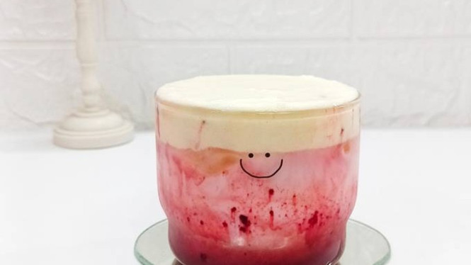 Red Velvet Latte Rumahan, Nikmati Sensasi Kafe di Dapur Anda!