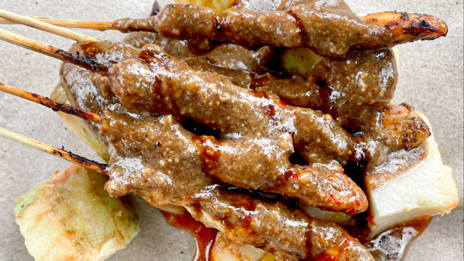 Saus Kacang Sate Super Lezat dan Mudah Dibuat di Rumah, Dijamin Bikin ...