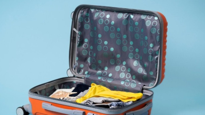 Koper Menumpuk Bikin Rumah Sempit? Ini Cara Simpel Menghemat Tempat ...