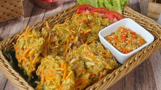 Langkah Langkah Sederhana Membuat Bakwan Goreng Sosis Yang Crispy Dan ...