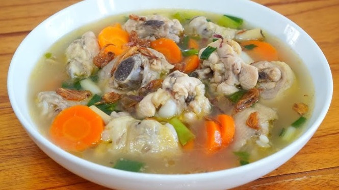 Sup Ayam Bening Hambar Bikin Males Makan? Ini Resep Sup Ayam Bening ...