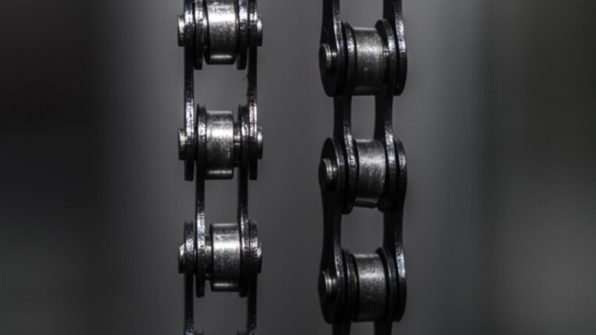 Rantai Motor Kering dan Berkarat Bikin Ngeri? Ini Cara Membersihkan ...