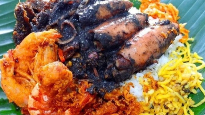 Pesona Sego Campur Khas Kota Pahlawan, Kuliner Pedas Surabaya yang Tak ...