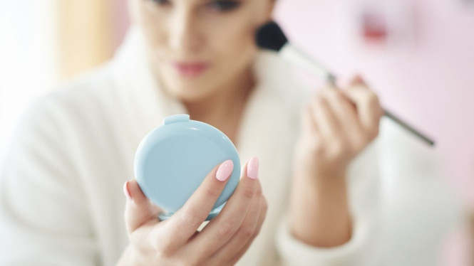 Pilih Skin Tint Atau Cushion Sebagai Produk Complexion Setiap Hari?