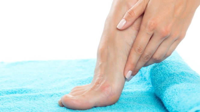 Mata Kaki Hitam dan Kering Bikin Minder, Ini Cara Mengatasinya!