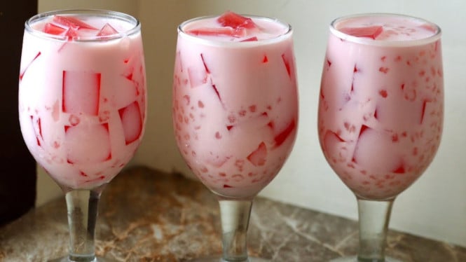 Rose Milk Sago, Minuman Cantik dengan Aroma Mawar dan Sensasi Kenyal ...