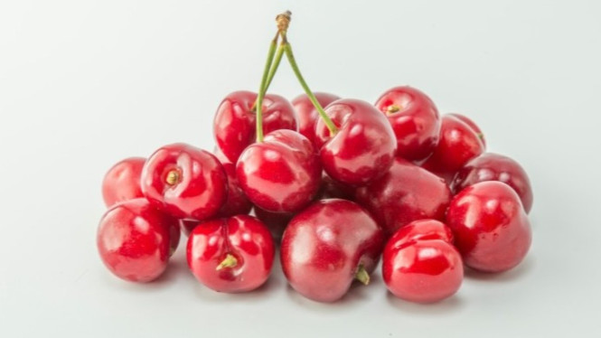 Kecil-Kecil Pedas Manfaat! Ini 10 Khasiat Dahsyat Buah Ceri untuk Tubuh ...