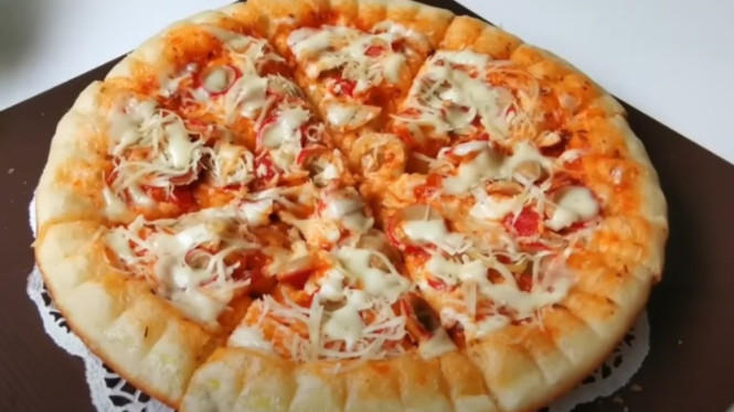 Bikin Pizza Seenak Restoran, Cuma Pakai Teflon! Anti Gagal, Lembut, dan ...
