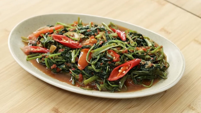 Resep Tumis Kangkung Lezat dengan Bumbu Sederhana yang Tetap Hijau dan ...
