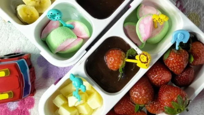 Fondue Lumeran Surga, Camilan Elegan yang Bikin Hati Meleleh!