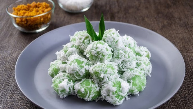 Resep Klepon Pandan Isi Gula Merah, Manisnya Lumer di Mulut!