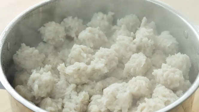 Resep Pentol Ayam Kriwil Isi Keju dan Cabai, Rasanya Gurih dan Lumer di ...