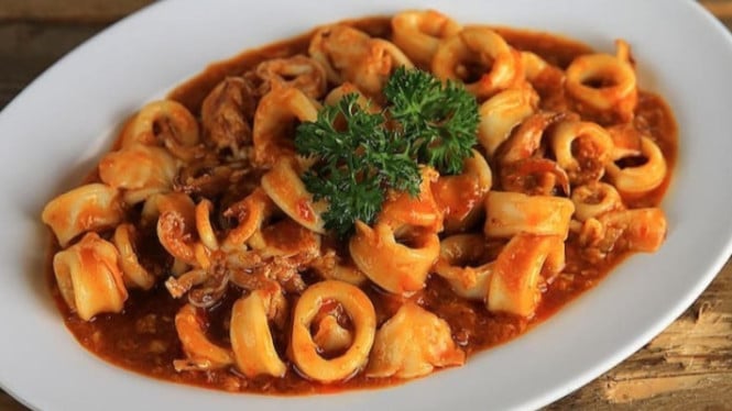 Resep Cumi Saus Padang, Hidangan Lezat Ala Restoran untuk Makan Malam ...