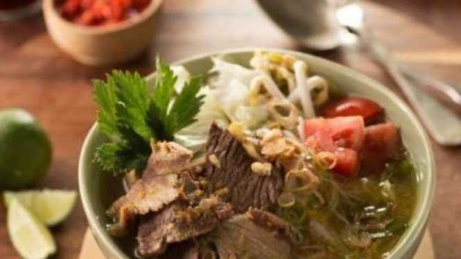 Soto Gebrak, Resep Soto Nendang dengan Penyajian Tak Biasa!