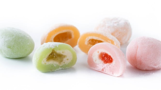 Bikin Dessert Simple Di Rumah, Mochi Es Krim Rasa Keju dan Buah Anggur