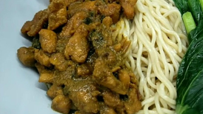 Resep Mie Ayam Pangsit Ala Abang Gerobakan