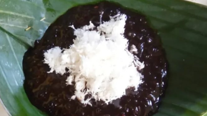 Bubur Injin Hitam Khas Bali dengan Santan Gurih