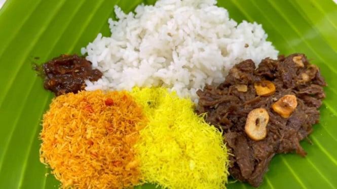 Resep Nasi Krawu Khas Gresik dengan Daging Ayam Suwir