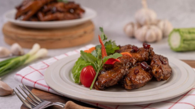 Ide Menu Lauk Utama, Resep Ayam Kukus Kecap yang Lembut dan Juicy