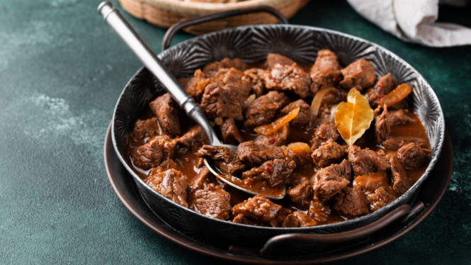 Menu Berbuka Favorit, Resep Lengkap Rendang dan Sayur Bening
