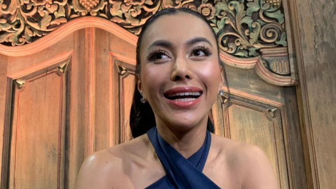 Denada Ungkap Drama Parenting LDR Saat Aisha Mulai Masa Remaja