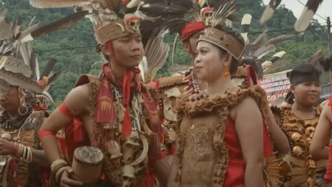 Ternyata Suku Dayak Kalimantan Punya Tradisi Mangkok Merah yang Bikin Merinding, Ini Faktanya!