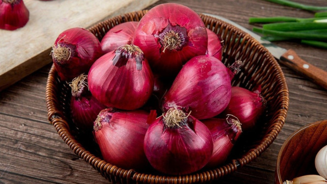6 Manfaat Bawang Merah yang Ampuh Atasi Berbagai Masalah Kesehatan Tubuh