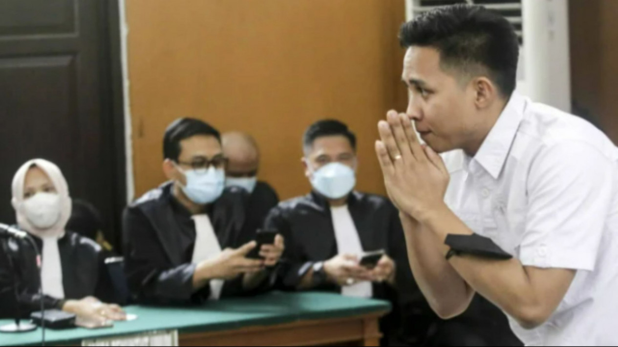 Foto Divonis Ringan, Richard Eliezer Berterima Kasih pada Media Foto Divonis Ringan, Richard Eliezer Berterima Kasih pada Media