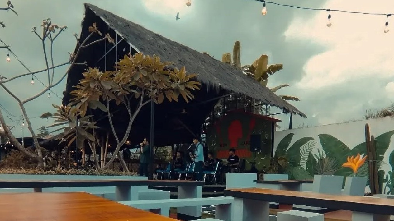 Foto Menggabungkan Resto dan Tempat Hiburan, Rumah Makan Imah Amih Jadi ...