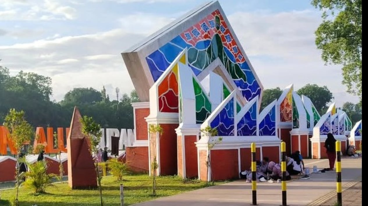 Foto Alun-Alun Kota Subang Ikon Wisata Kota dengan Fasilitas Lengkap