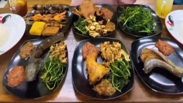 Warung Nasi Bu Imas, Kuliner Sunda Bandung yang Tak Pernah Sepi Sejak 1980