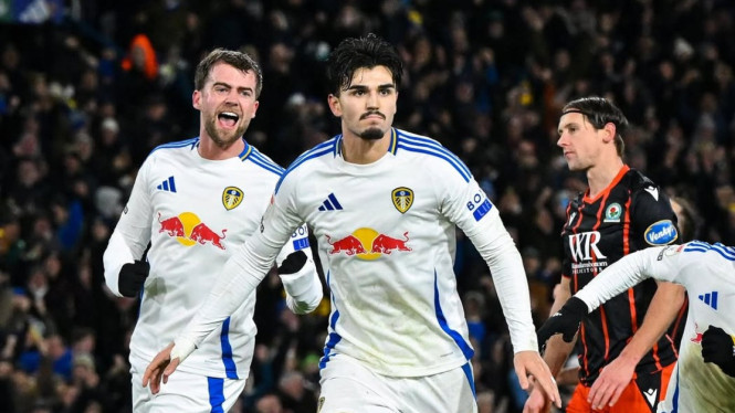 Pascal Struijk Dikunjungi Patrick Kluivert, Tanda Bek Leeds United Mau ...