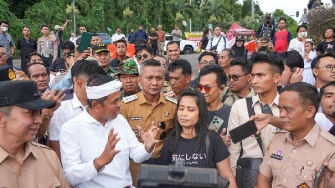 Dedi Mulyadi Tegaskan Berikan Bonus Kepada Persib Bandung Bukan dari APBD