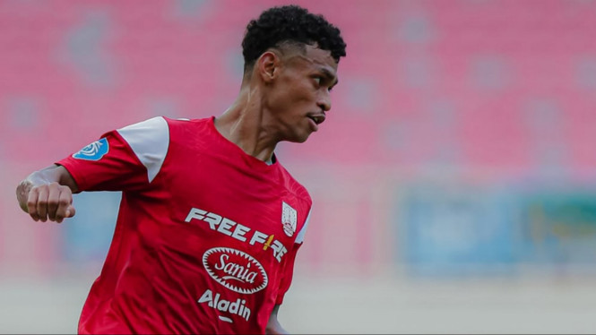 Komentar Fransiskus Alesandro Usai Persis Solo Menang dari PSBS Biak di ...