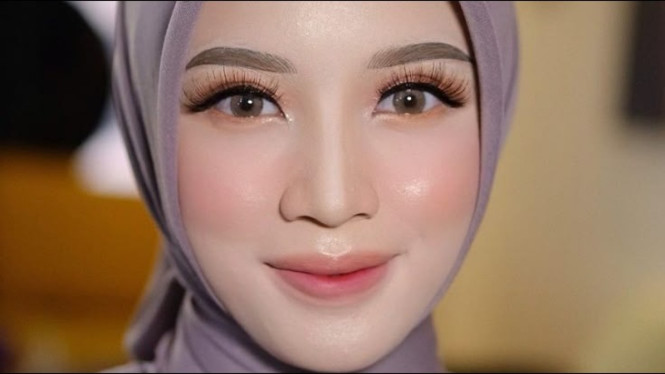 Trik Makeup Ini Bikin Cantik Tanpa Ribet