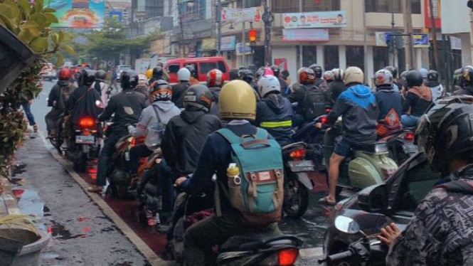 Bandung Macet Parah Jelang 17 Agustus, Kirab Budaya dan Defile HUT RI ...