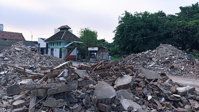 Pemerintah Bongkar Rumah Warga Kampung Taman Pelangi untuk Proyek ...