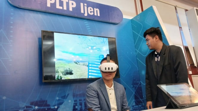 Menyentuh Energi Masa Depan PLN Jatim Lewat VR dan EV