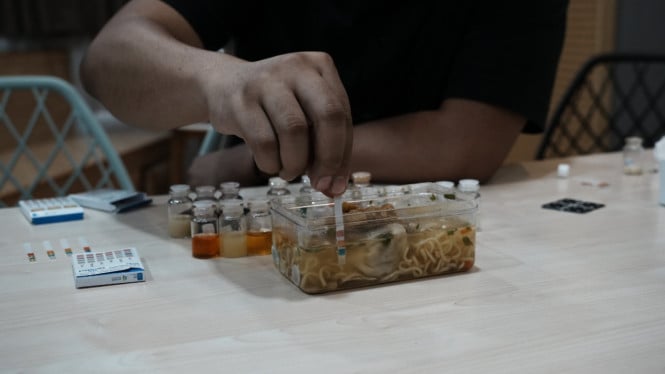 Peneliti ITS Ciptakan Strip Test Halal Pendeteksi Kandungan Minyak Babi