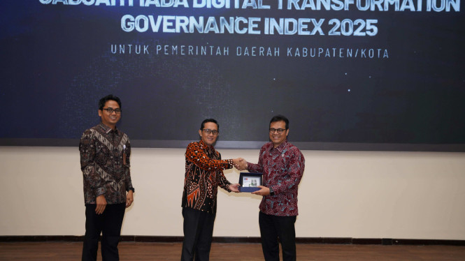 FEB UGM Dorong Transformasi Digital Lewat Seminar Nasional dan Penghargaan GM-DTGI 2025