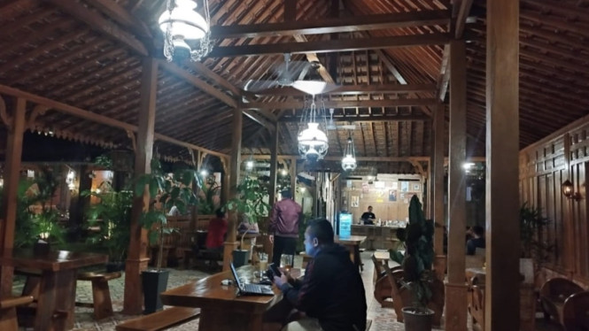 Tempat Nongkrong Tenang di Karanganyar, Dadap Serep Caffe Tawarkan ...
