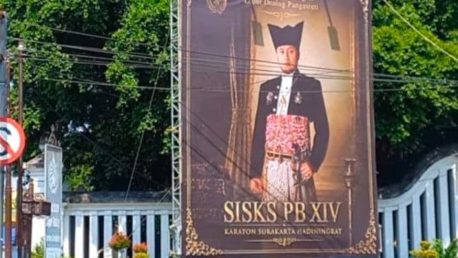 Viral Baliho di Gladag Solo, Filosofi Sura Dira Jayaningrat Lebur ...