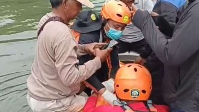 Setelah Dua Hari Pencarian, Anak 4 Tahun Korban Terjatuh dari Speedboat ...