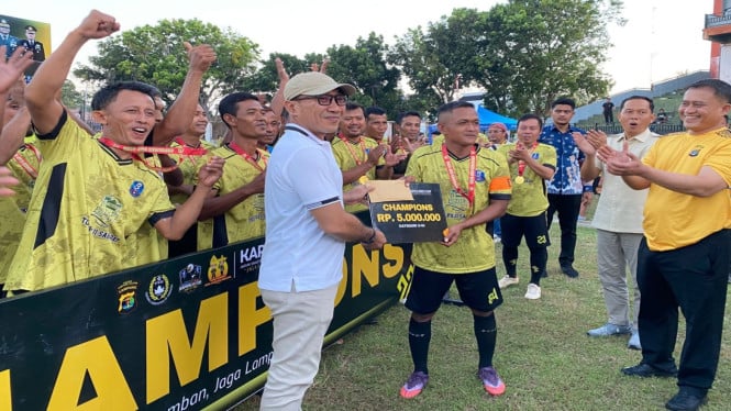 Libatkan Belasan Penendang, All Star Sragi Rajai Kategori U-40 Kapolres ...